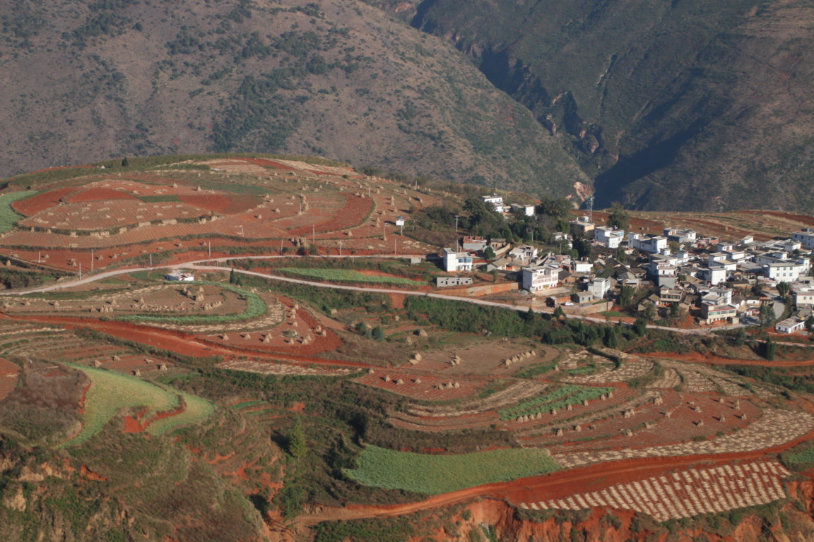 Les terres rouges de Lexiaguo – Alain et ses voyages